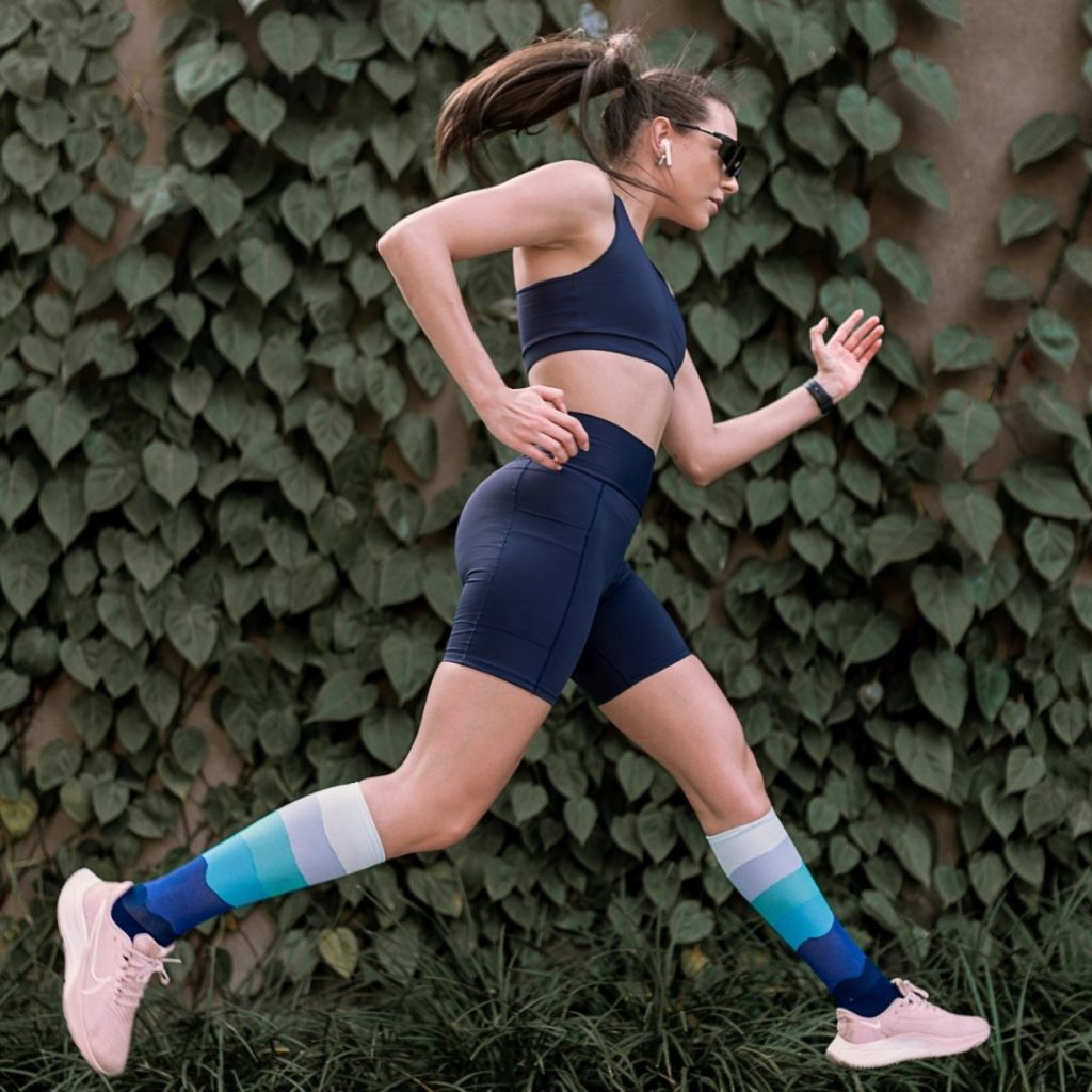 Meia Azul na Corrida: A Tendência do Momento